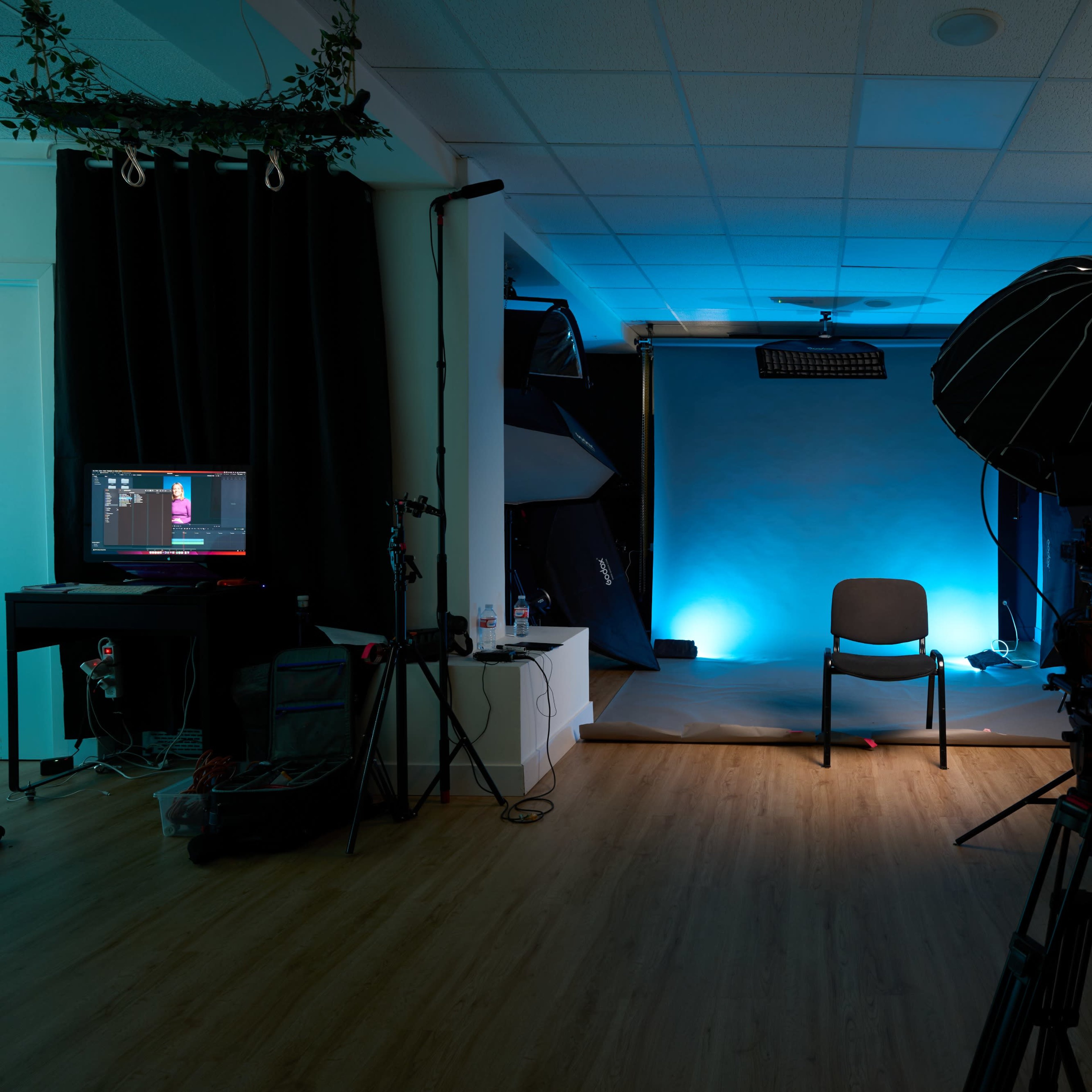 Los 10 estudios y locales para pódcast más exclusivos en alquiler en mi zona | Peerspace