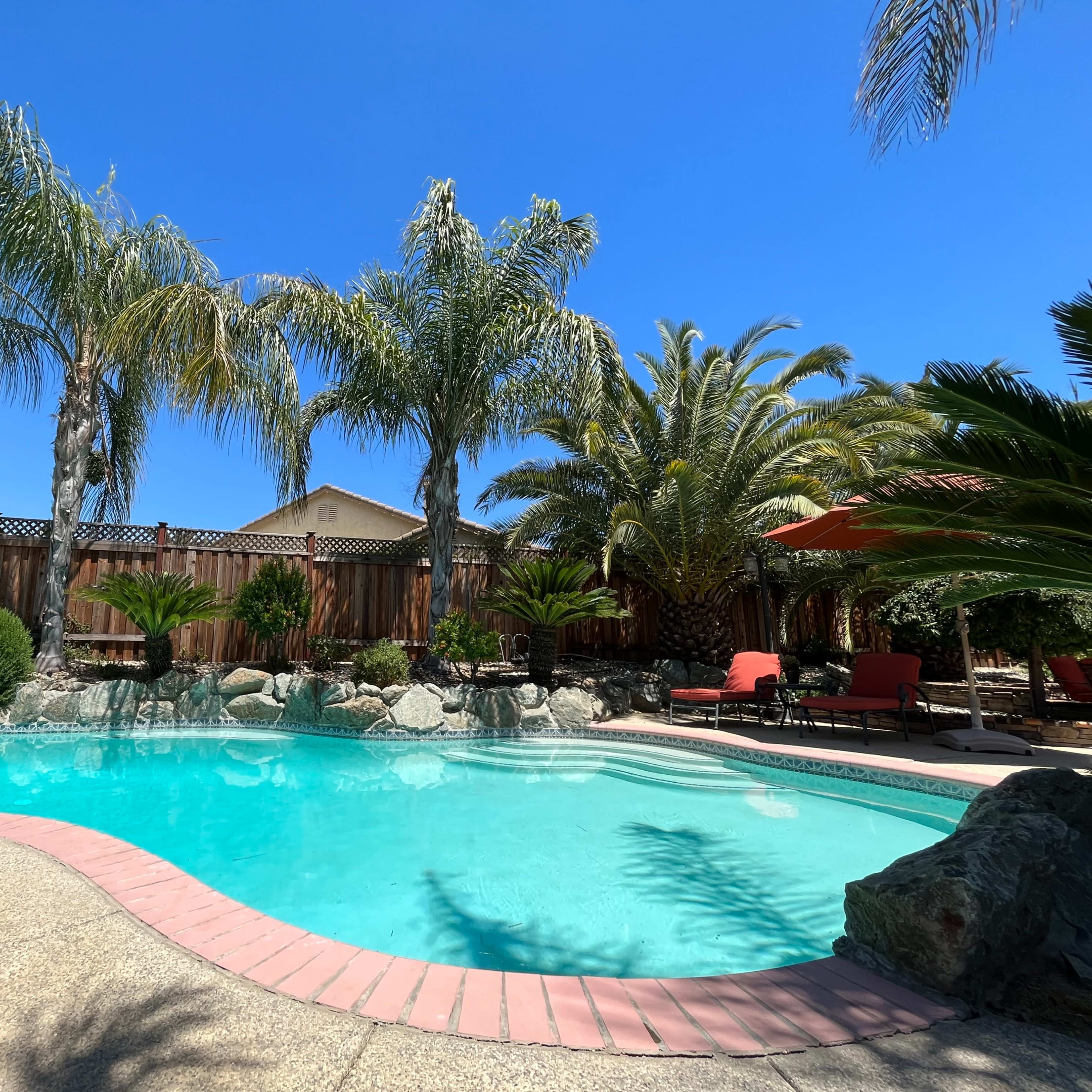 10 Best Spaces With a Swimming Pool for Rent Near Me | Peerspace