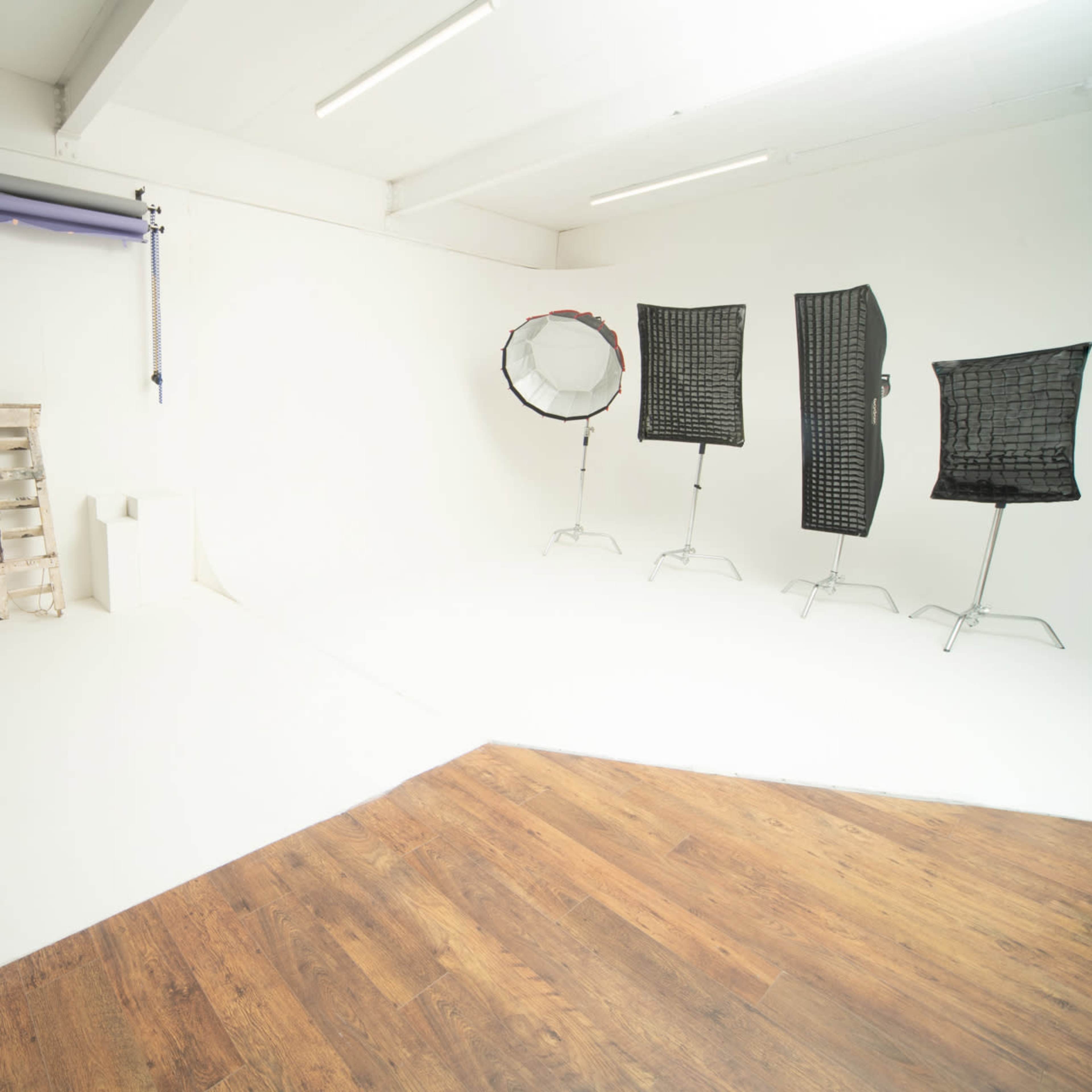 10 Best Photo Studios Near Me | Peerspace
