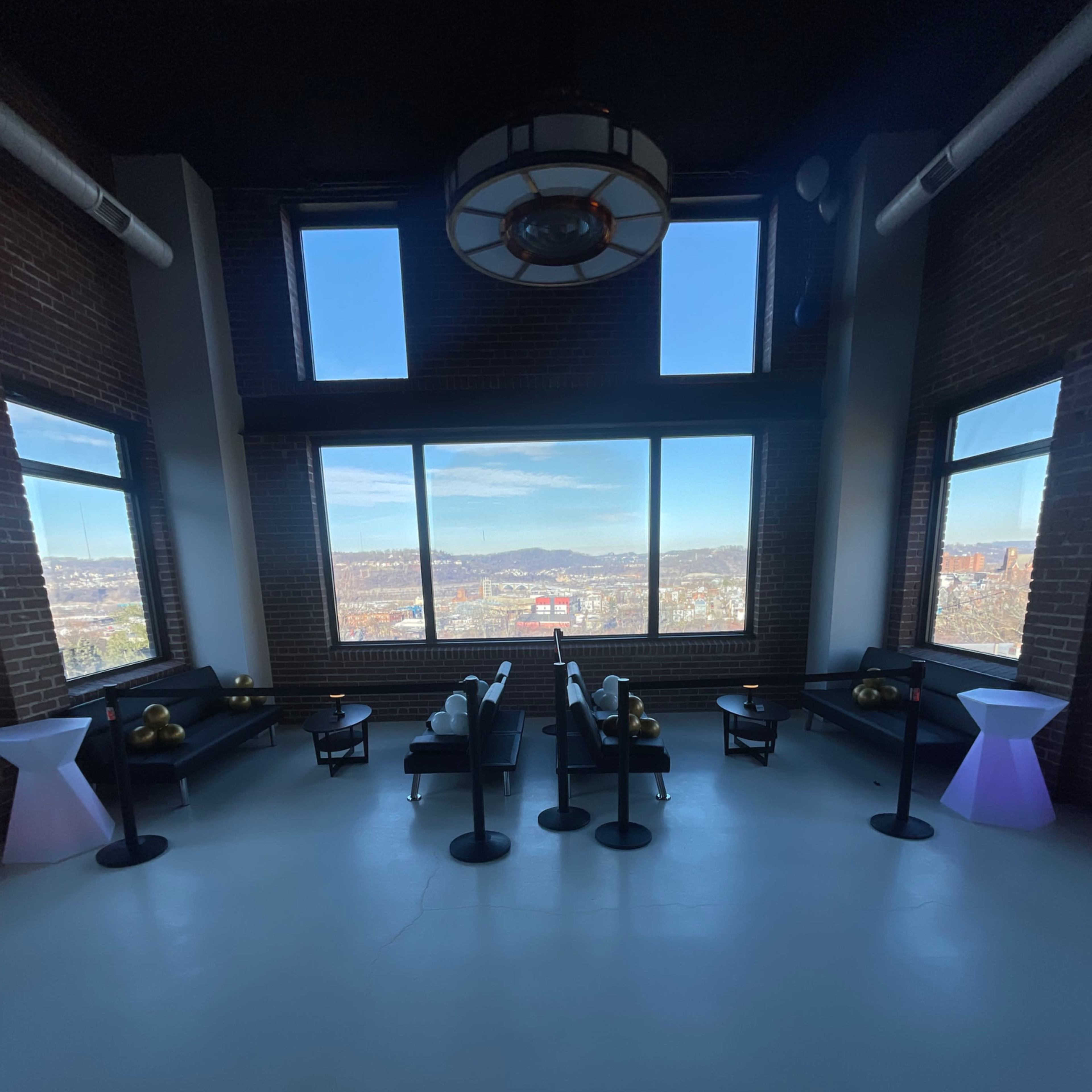 10 Best Poetry Reading Venues Near Me | Peerspace