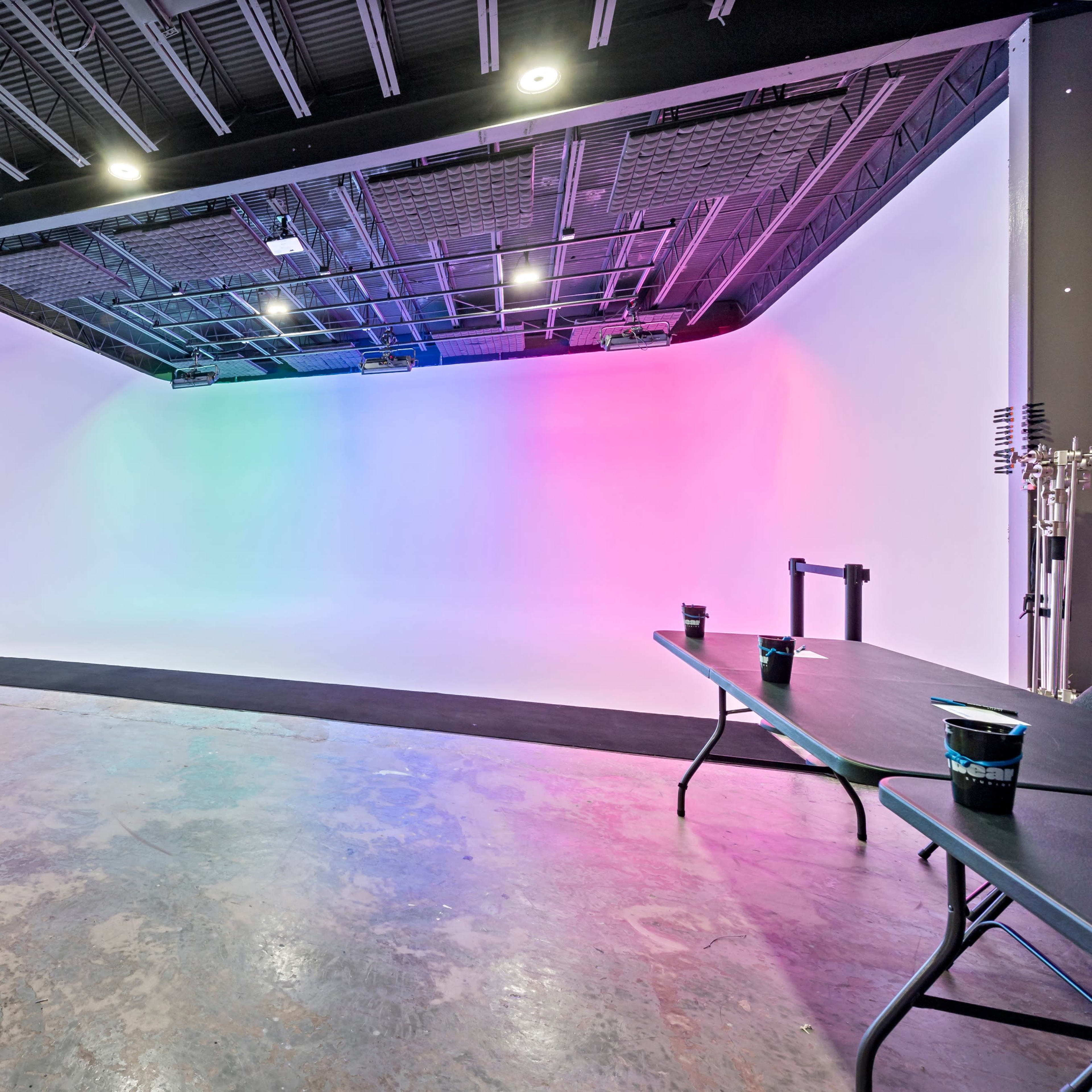 10 Best Cyc & Infinity Wall Studios for Rent Near Me | Peerspace