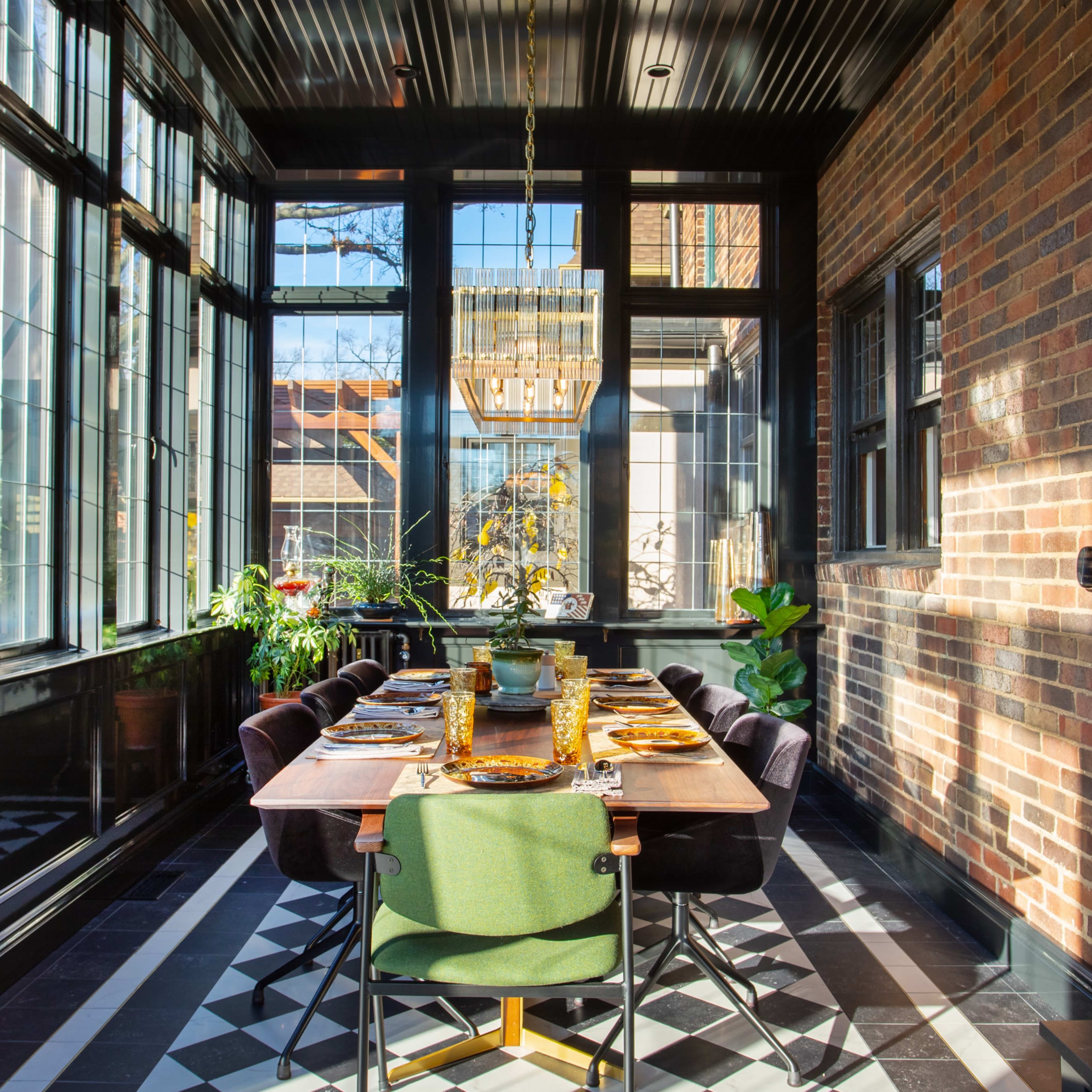 19 Best Garages Near Me | Peerspace