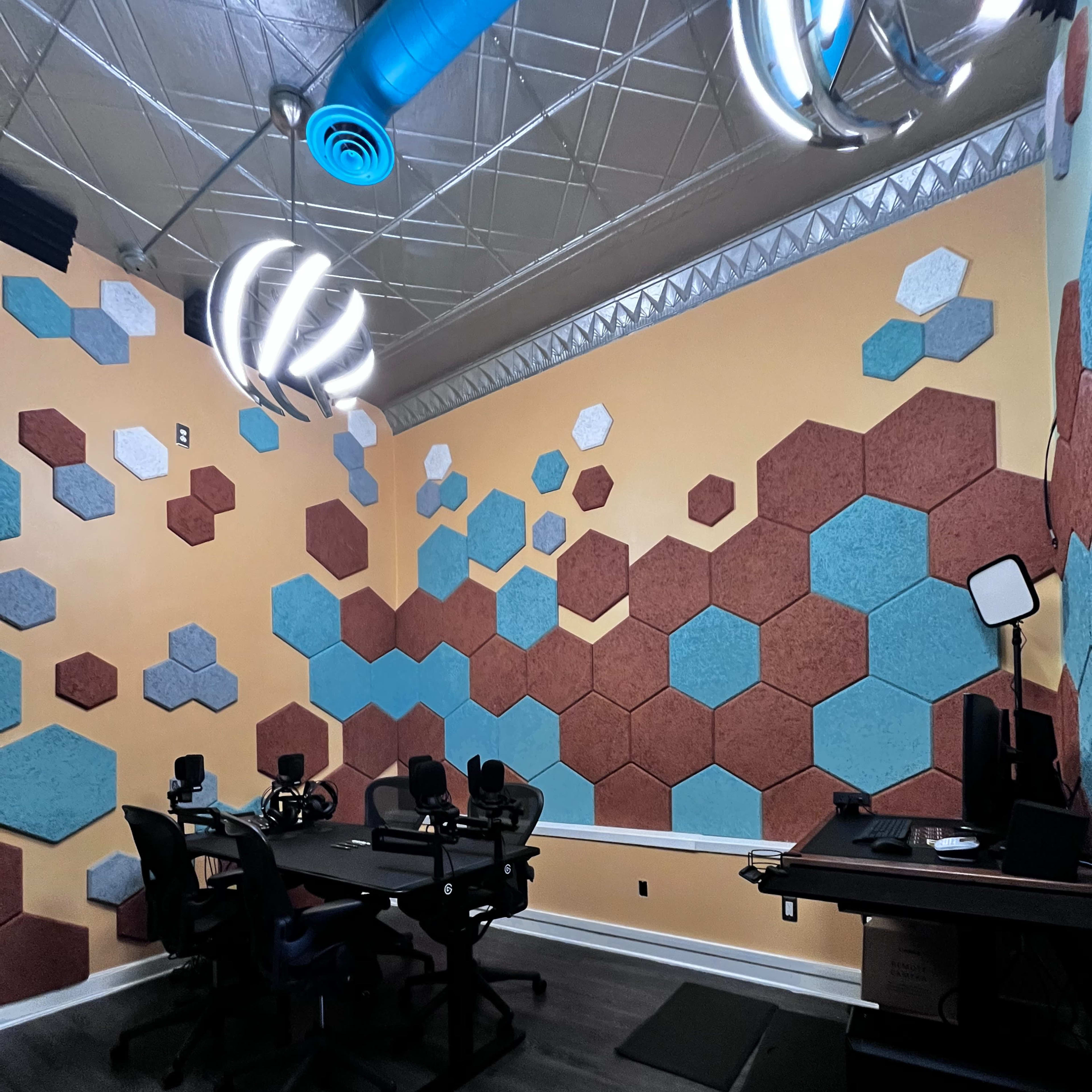 10 Best Podcast Studios In Ferndale, MI | Peerspace