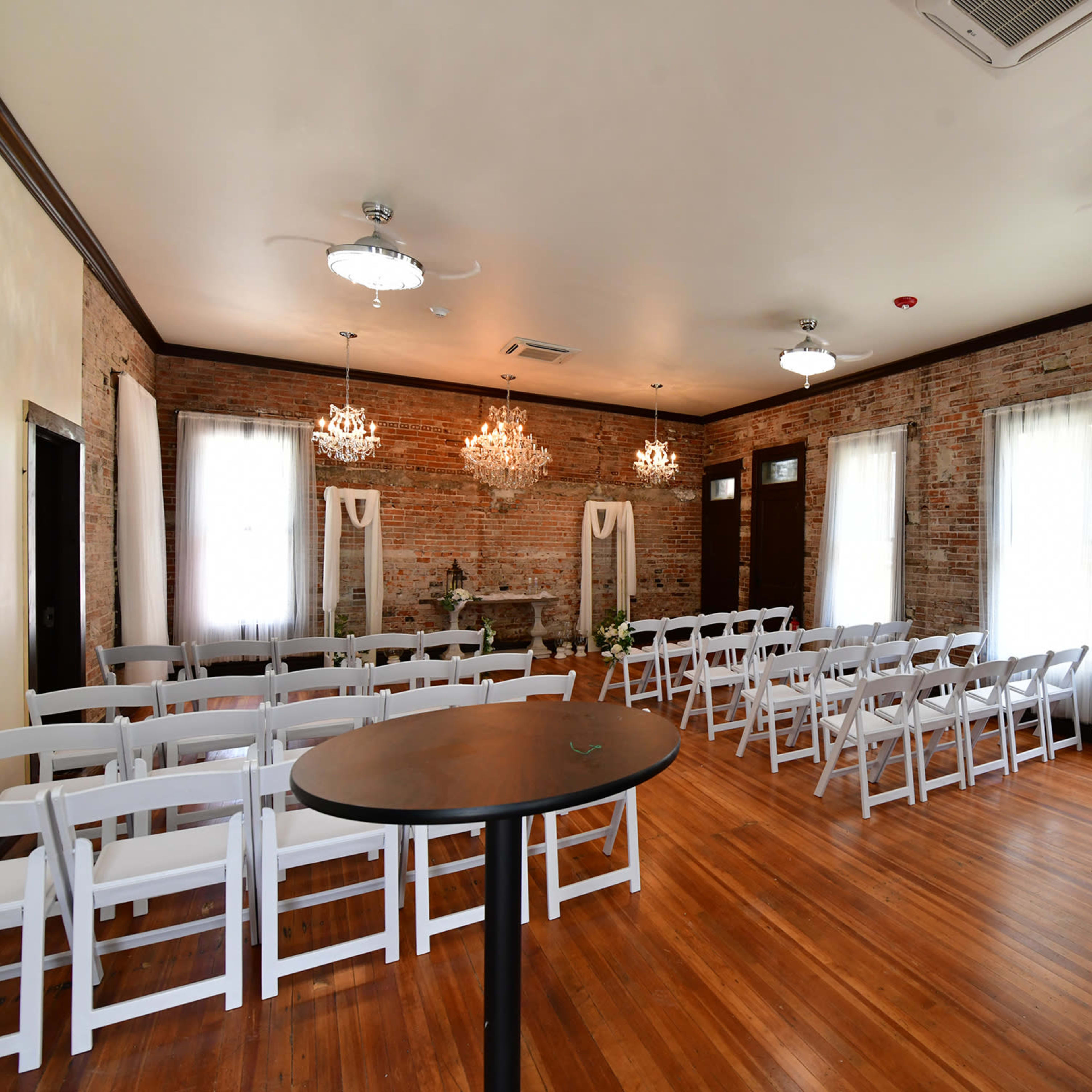 10 Best Unique Cafes & Coffee Shops for Rent Near Me | Peerspace