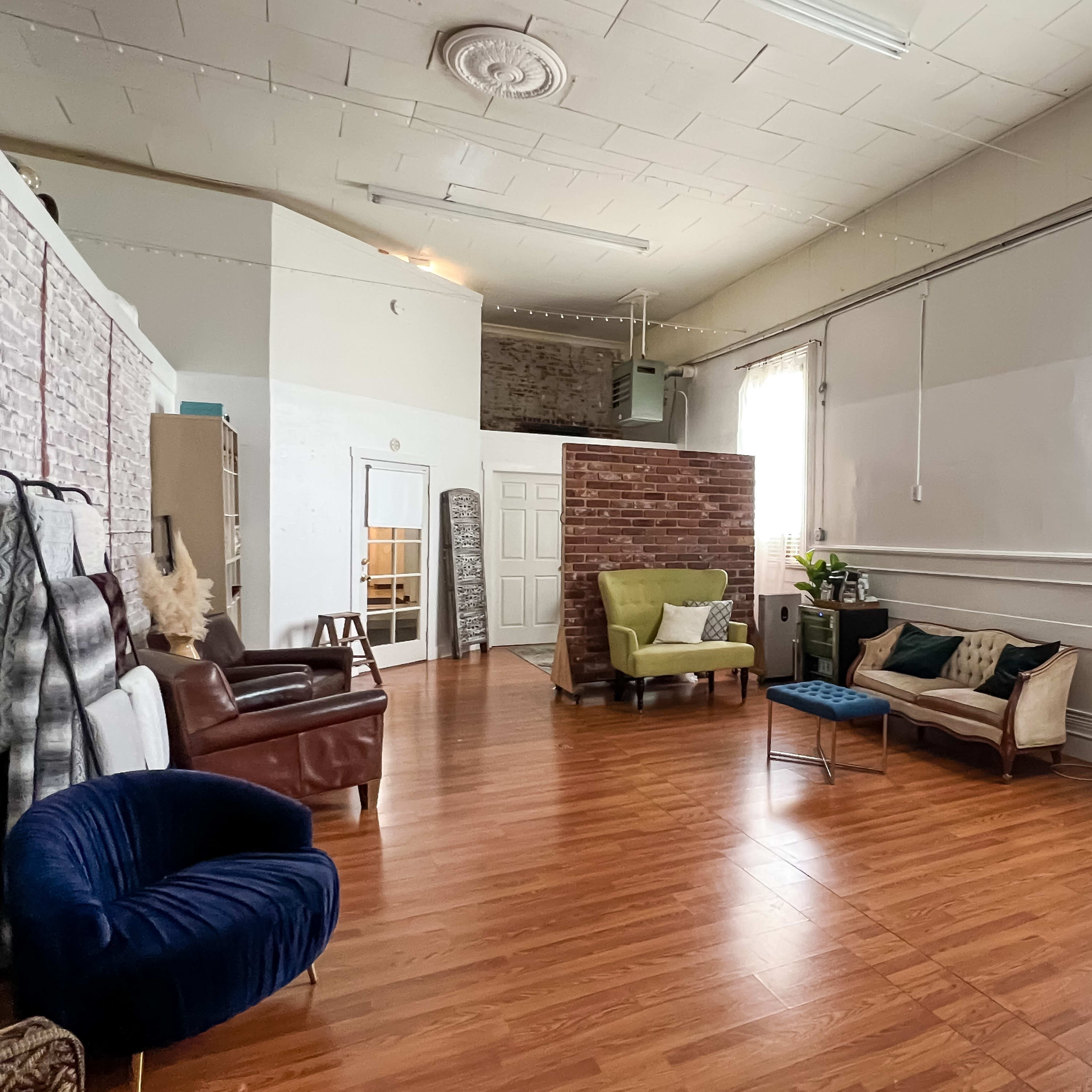 20 Best Vintage Locations Near Me | Peerspace