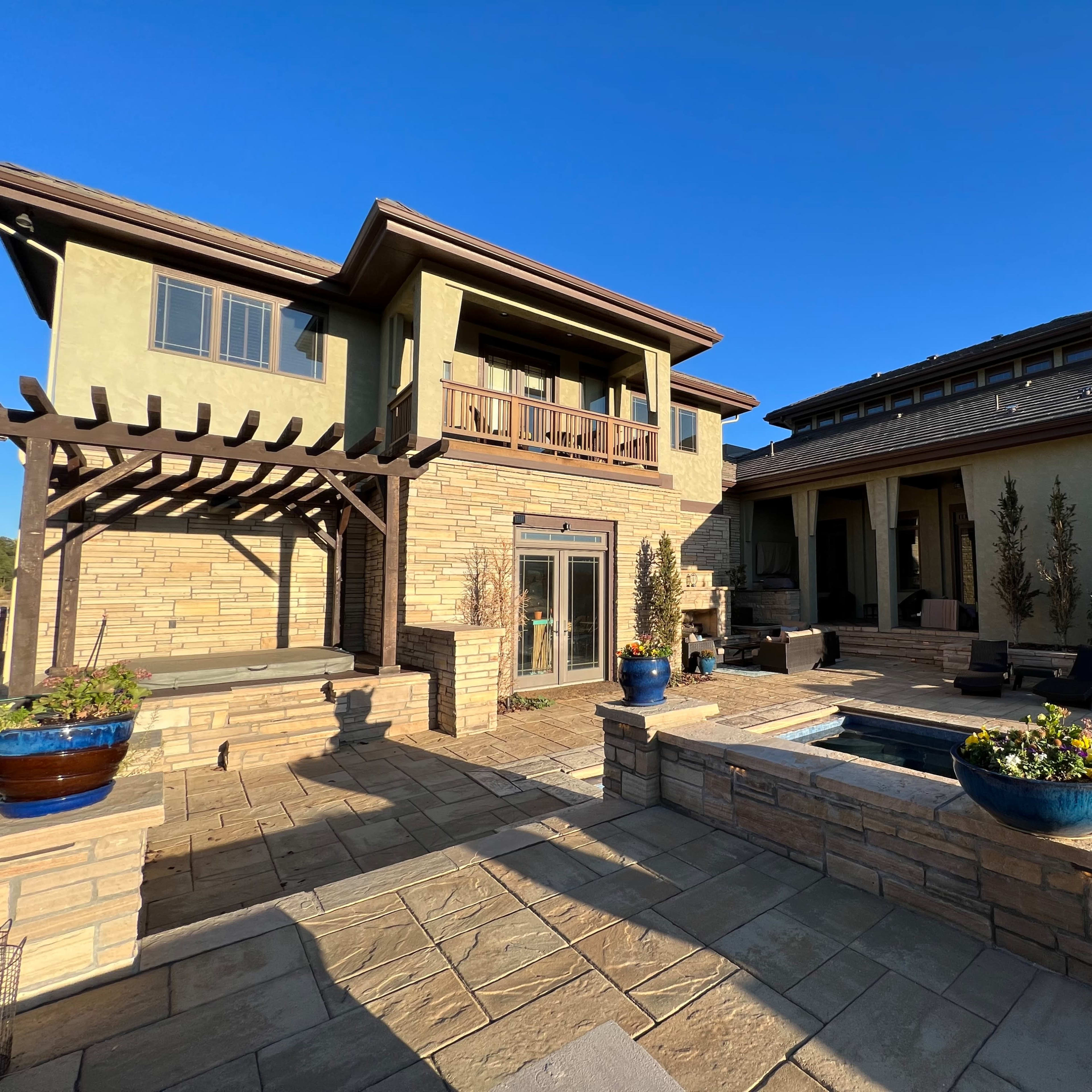 10 Best Spaces With a Swimming Pool for Rent Near Me | Peerspace