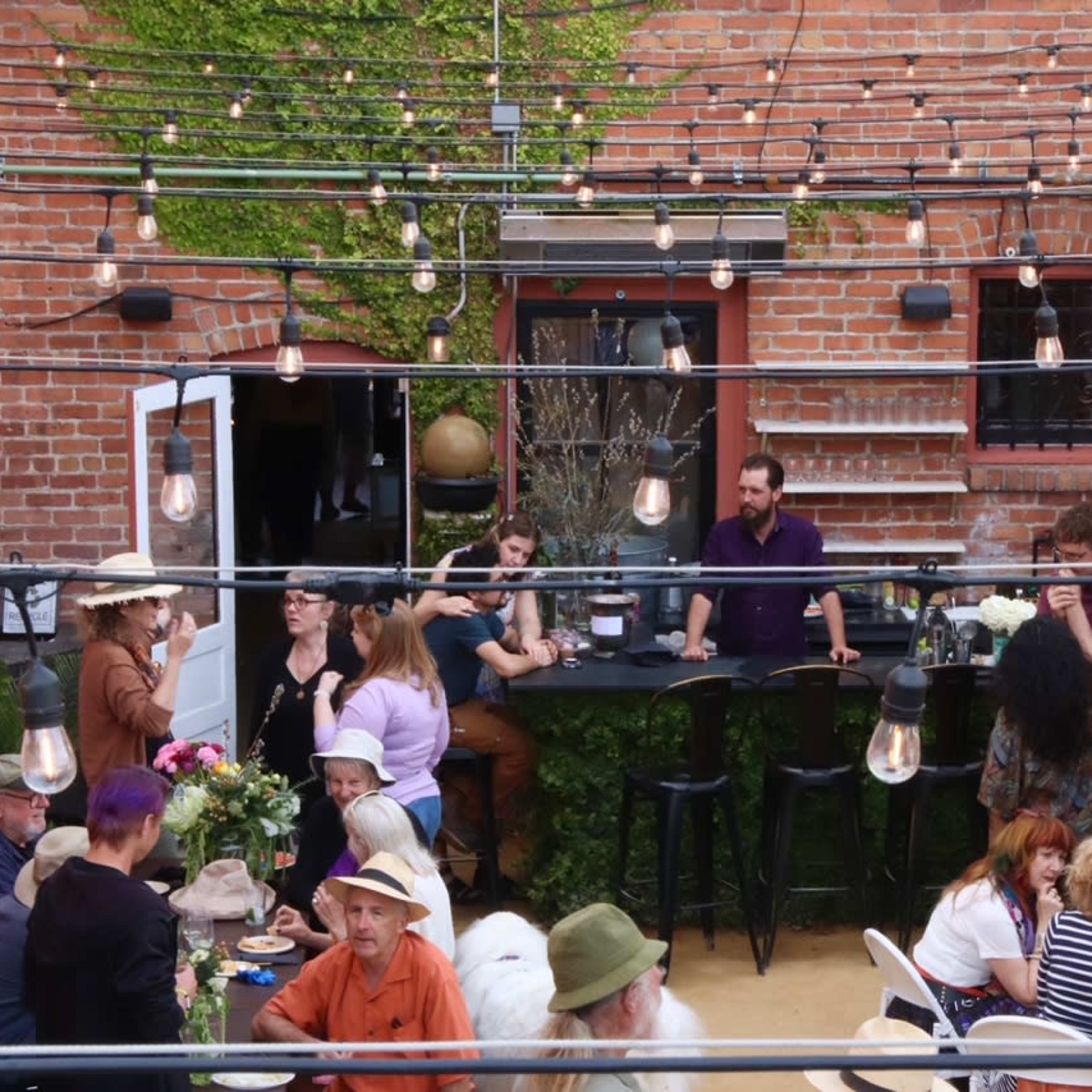 10 Best Graduation Party & Celebration Venues Near Me | Peerspace