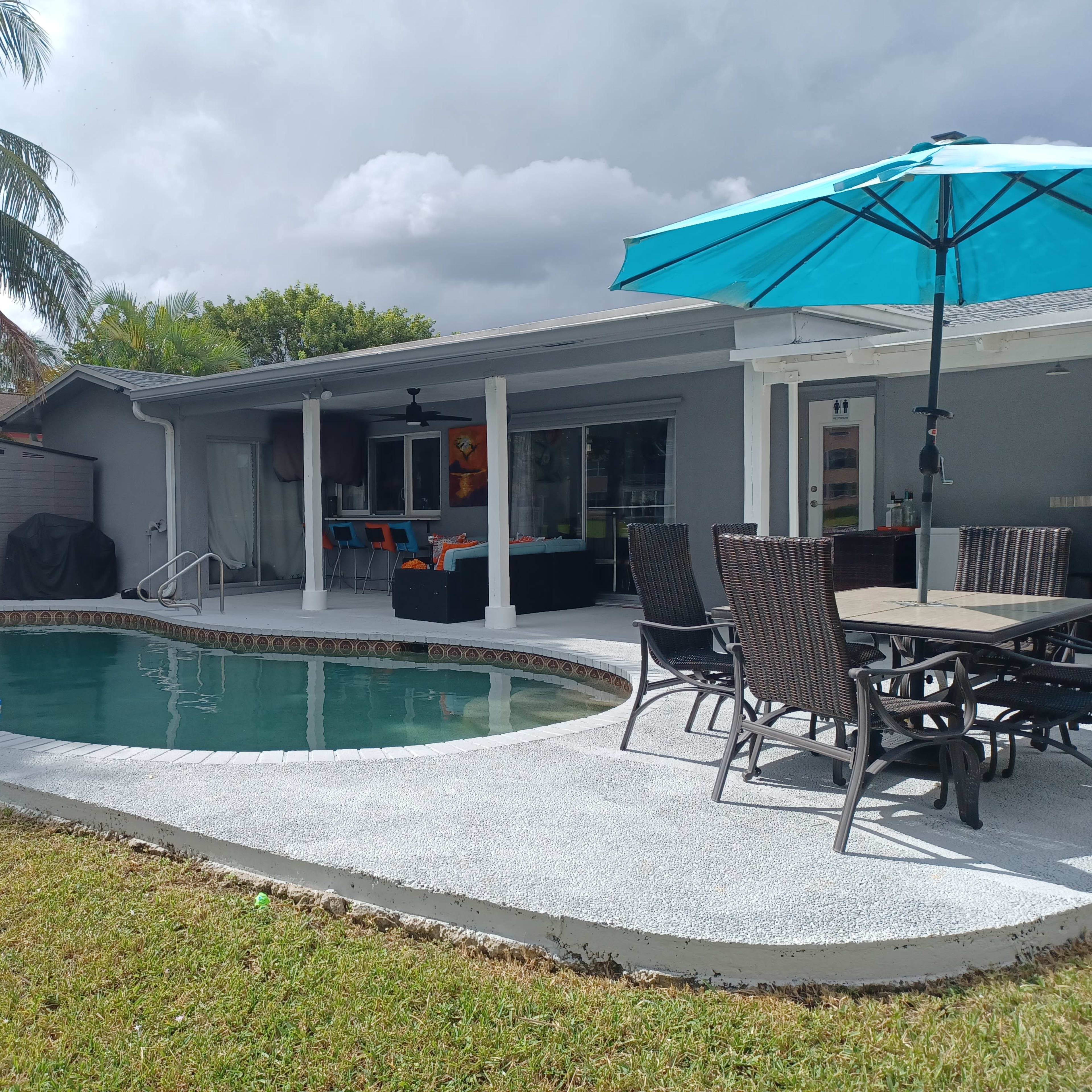 4 Best Backyards In Sunrise, FL | Peerspace