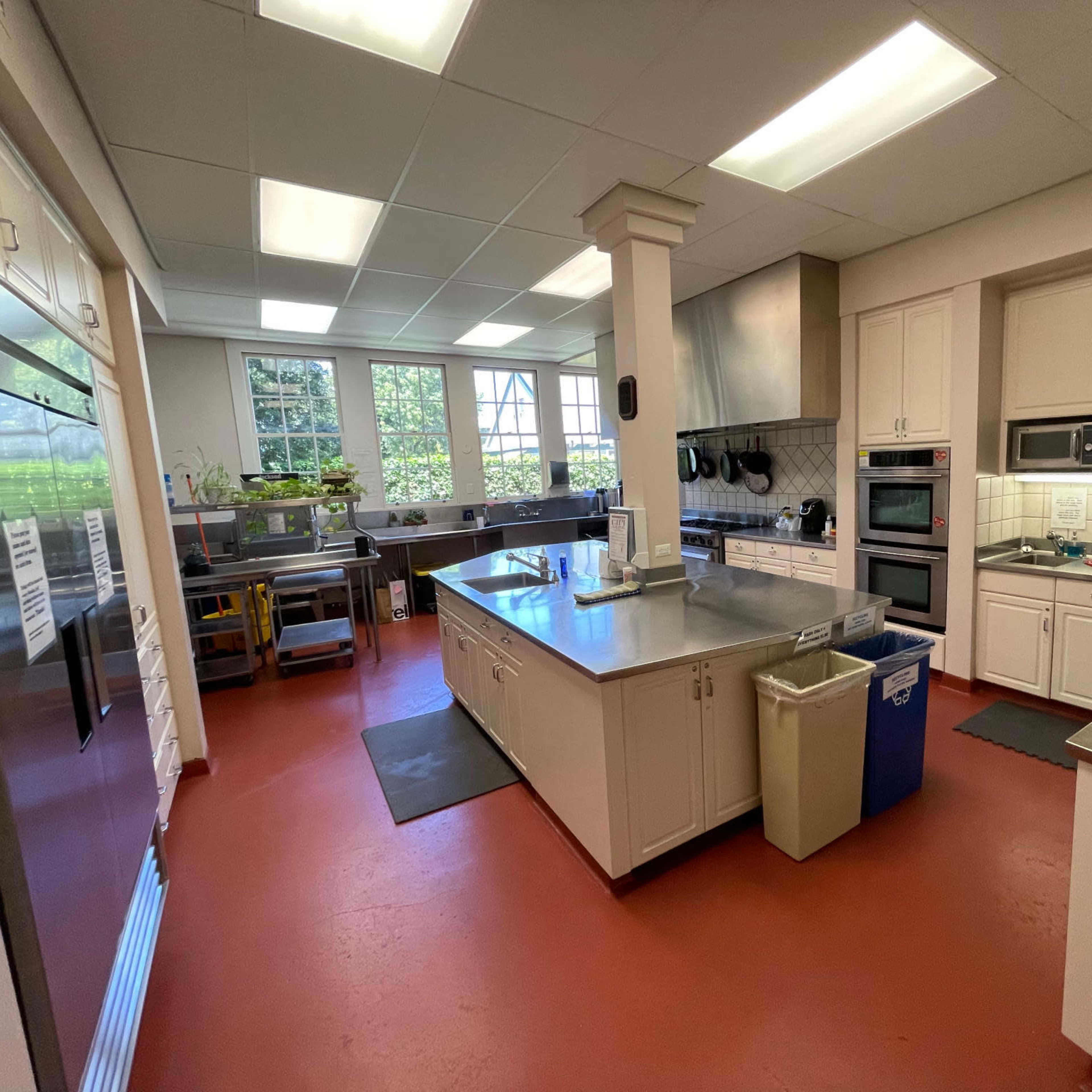 10 Best Commercial & Industrial Kitchens for Rent Near Me | Peerspace