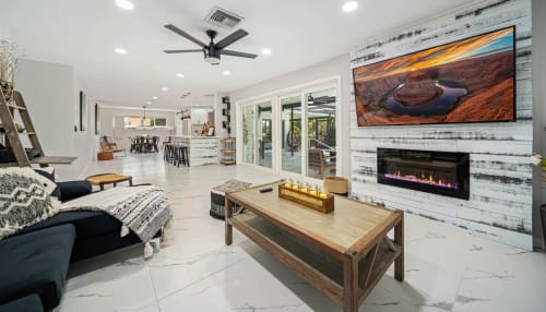 10 Best Spaces With a Lounge for Rent in Naples, FL | Peerspace