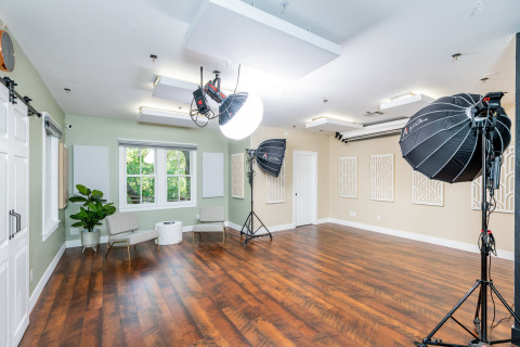 Multi-Purpose Production Studio | Video/Photo/Podcast - Lighting/Audio ...