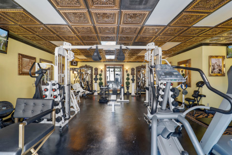 THE VIP CLUB GYM One of the Most Beautiful Gyms in LA, Bel Air/Los ...