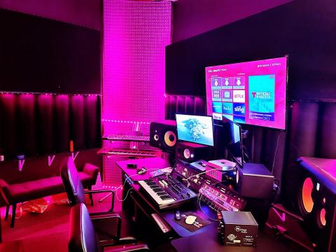 C7 | Urban Center City South Recording Studio That Looks Great On ...