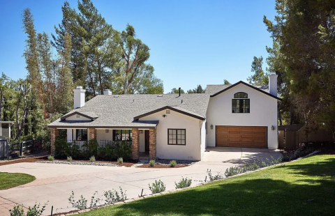 Spacious Modern Ranch Style Home With Horse Stables + 1.5 Acres ...