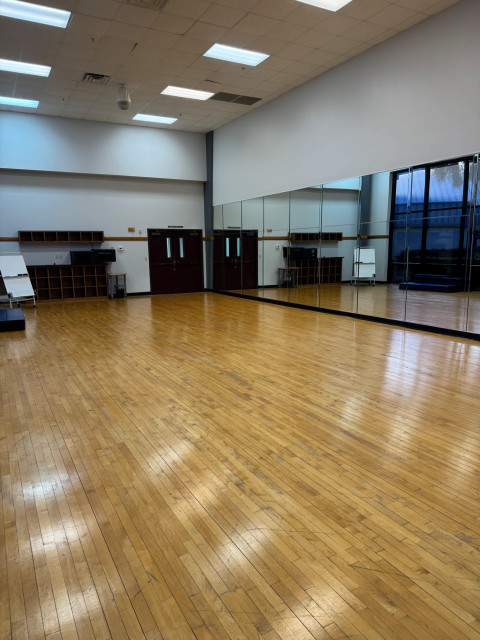 Beautfiful Feet Dance Studio | Urban Roomy Studio and Dance Hall ...