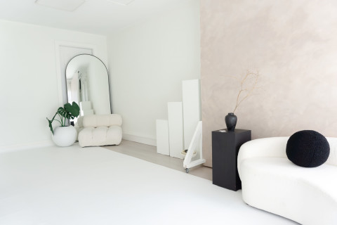 Studio B | Aesthetic Minimal Daylight studio in Victoria, Esquimalt ...