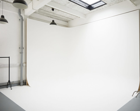 Photo/Video Studio Space with Infinity Cove, Sky Light Window and Black ...