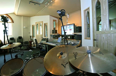Recording Studio In The Heart Of Wimbledon, London | Production | Peerspace