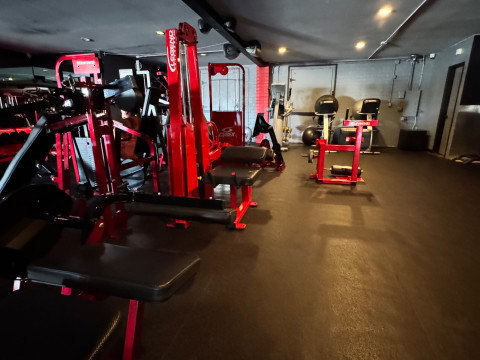 Physiques Gym | Modern Weight Training Gym, Phoenix, AZ | Production ...