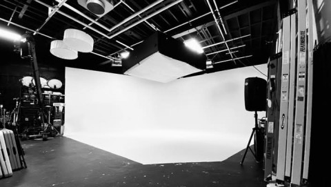 46FT Cyclorama with RGB/Softbox Lighting in Professional Film Studio ...