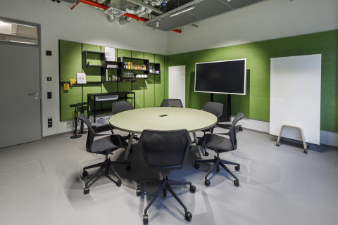 Meet S 9 | Concentrate Room 3, München | Off-Site | Peerspace