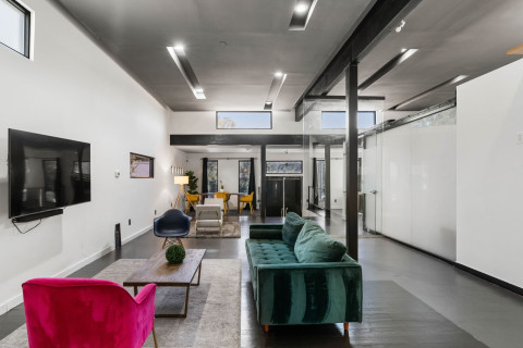 In-Town Modern Photo Studio, Atlanta, GA | Production | Peerspace