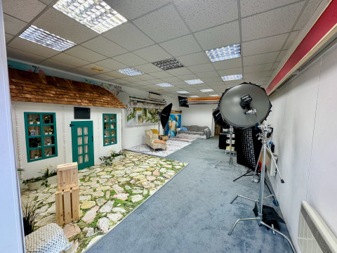 Frame Studio with unique backdrops and props, London | Production ...