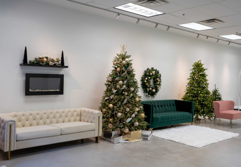 Downtown Dallas Storefront with Ceiling High Windows, Dallas, TX ...