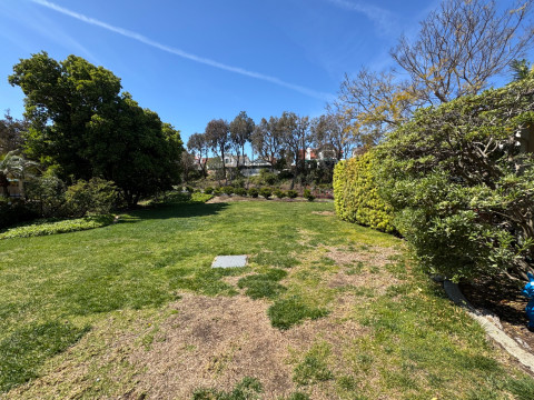 Large, gated, private, golf, grass and space, Manhattan Beach, CA ...