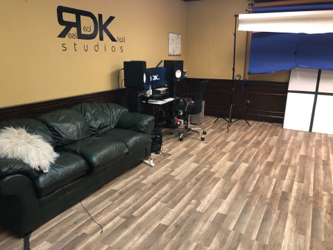 Intimate Decatur Studio, Decatur, GA | Production | Peerspace