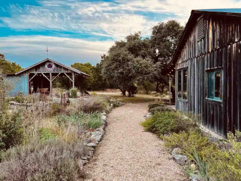 7 acre rustic-chique mini-ranch, 5 minutes from Wimberley, Blue Hole ...