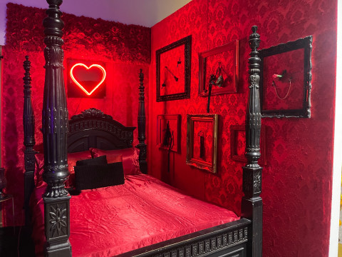 “The Red Room”, Miami, FL | Production | Peerspace