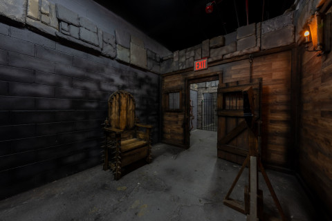 Realistic Medieval Dungeon | Brooklyn, realistic Dungeon set, huge ...