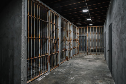 Los Angeles Prison Standing Set Jail Cell Set Filming Location with 20 ...