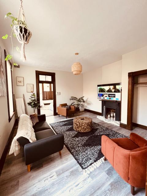 Modern styled Bohemian Condo, Cincinnati, OH | Production | Peerspace