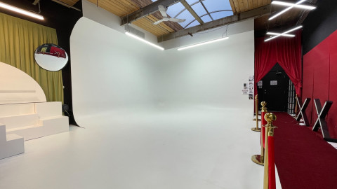 Rvx studio | Natural light cyclorama wall studio, Toronto | Production ...