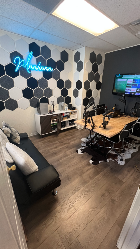 Palisades Highlands Podcast Recording Studio - Best Neighborhood in LA!, Pacific Palisades, CA ...