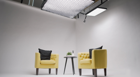 Customizable Studio Space w/ Motorized light-grid. Open & Modern Design ...