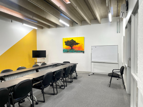 Modern Training Room in Stylish Midtown, Houston, TX | Off-Site | Peerspace