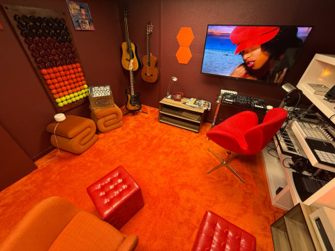 POD 808 | Retro-Futuristic Creative Studio for Photoshoots & Video ...