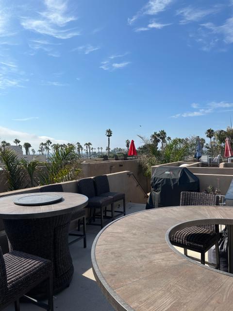 South Mission Beach Courtyard and Private Rooftop Deck with Amazing ...