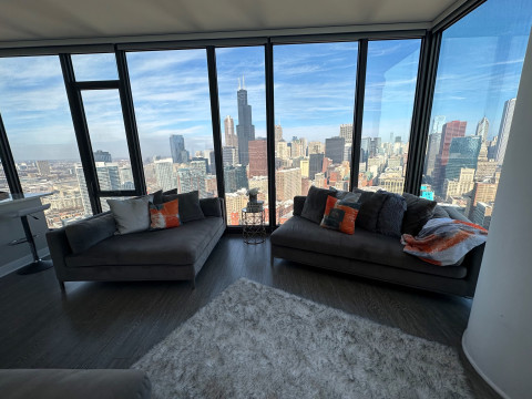Luxury Downtown Penthouse with Killer Views, Chicago, IL | Production ...
