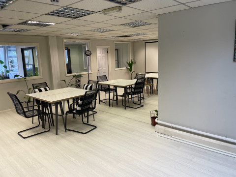 Events space in London BYOB/BYOF, London | Event | Peerspace