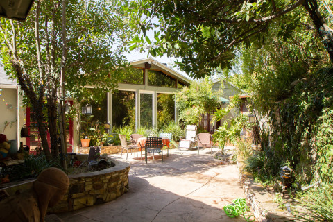 Beautiful, Homey Ranch House w/ Vaulted Ceiling, Sherman Oaks, CA ...