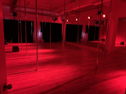 Spacious Downtown Pole Dance Studio, Chicago, IL | Production | Peerspace