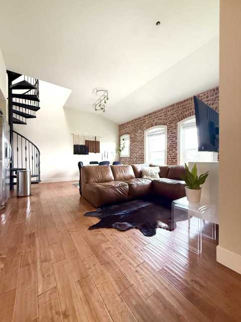 2 Story Loft With Large Private Rooftop Terrace & Downtown View, Los ...