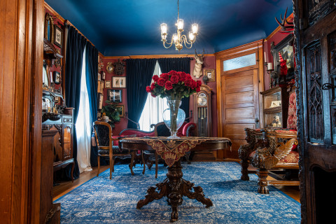 Mysterious Victorian / Craftsman House with Basement and Curiosities ...