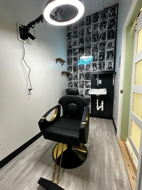 Upscale Salon Suite Near ATL Airport Perfect For Stylist Content ...