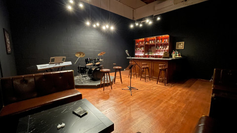 Peter Studio | Live music bar set, El Monte, CA | Production | Peerspace