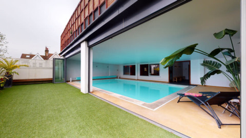 Retro House With Indoor Swimming Pool in Streatham, London | Event ...